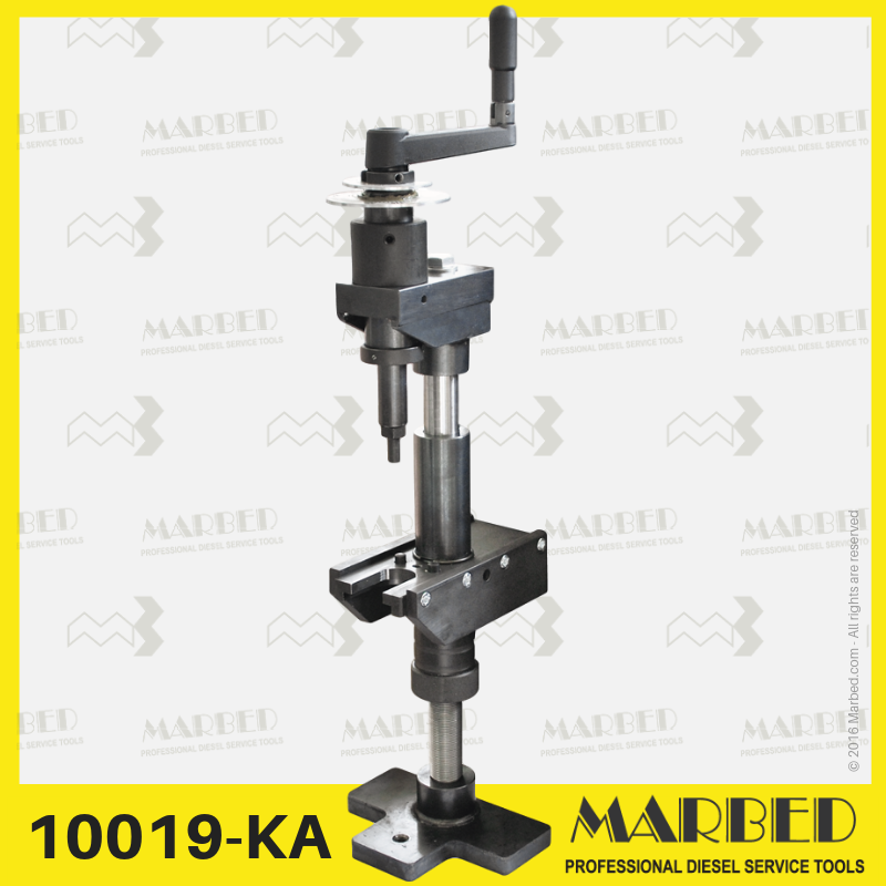 Special tool for the disassembly and the aligned mounting of the nozzle ...